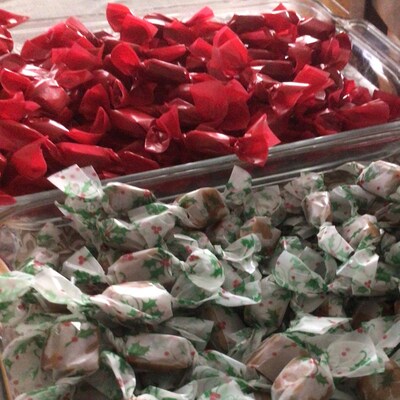 Holly & Berry Caramel Wrappers, 4 X 5, Package of 100 - Etsy