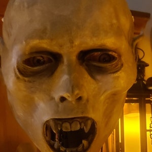 HALLOWEEN PROP Eyes of Fear Cut off Face Prop - Etsy