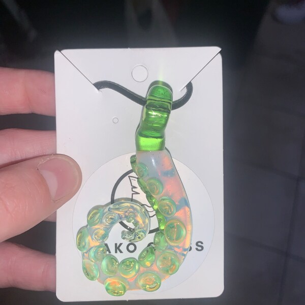 Hand Sculpted Borosilicate Glass Whale Tail Fluke Pendant! - Etsy