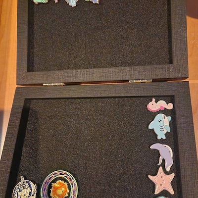 Pin Badge Display Metal-frame, Enamel Pin Display Box for Collector ...