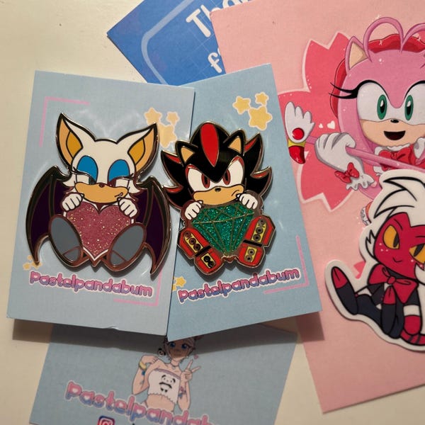 Sonic the Hedgehog- Chibi Rouge the Bat Enamel Pin - Etsy