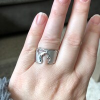 Rosebud Band With Raised Edge in Silver, Made to Order - Etsy