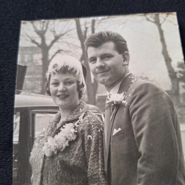 Custom Folded Place Cards With Different Fonts Folded Wedding Seating ...