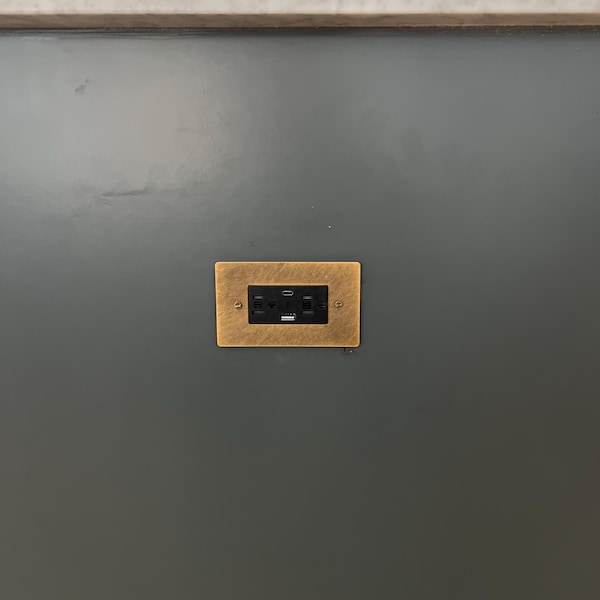 Outlet Decora Cover With 15AMP Receptacle. Gold Brass. USB Type C ...