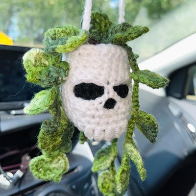 Creepy Gnome With Machete Crochet Pattern Horror Tutorial Gonk Pattern ...