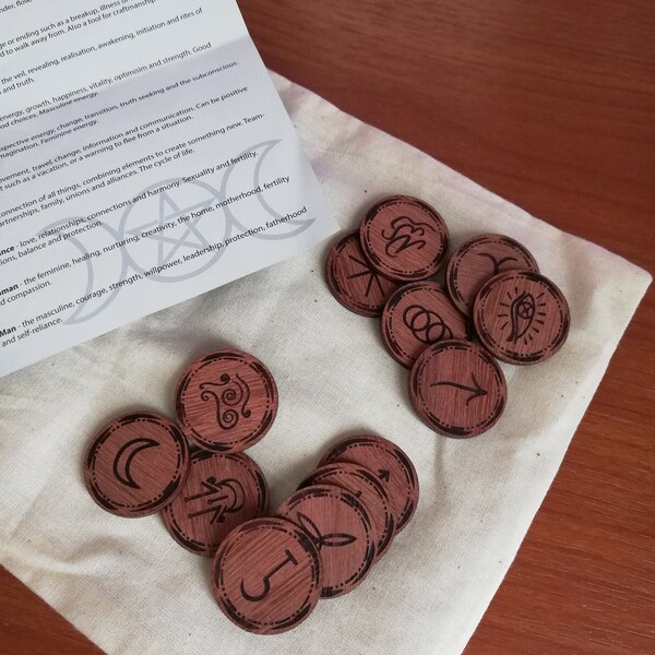 Witches' Rune Set Round // Laser Engraved Runes // Divination Set - Etsy