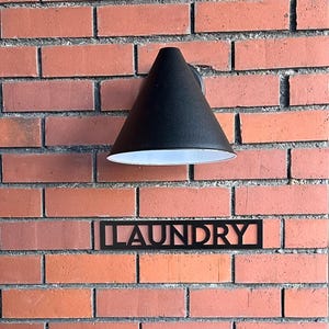 Checkout Sign With Arrow. Arrow Signs. Directional Checkout Sign ...