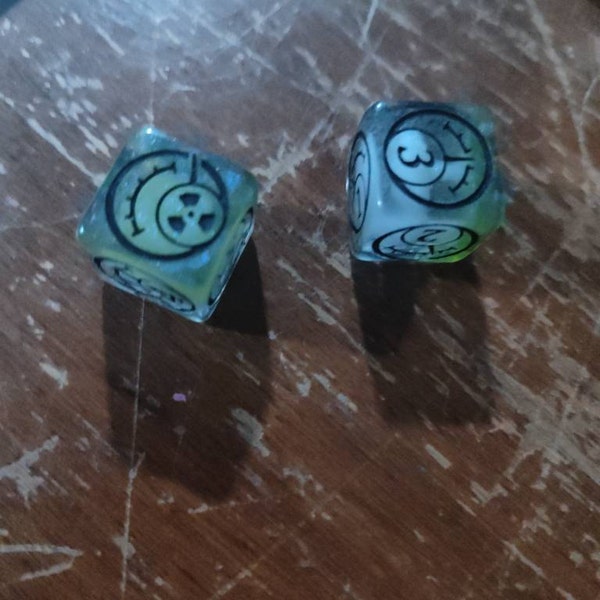 Nuclear Fallout Exclusive 11 Dice Set | Glow in the Dark Nuke Wasteland ...