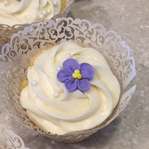 Edible Violets- Made From Royal Icing in 3 Shades of Violet (24 or 48 ...