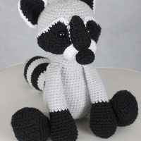 Patrón crochet Mapache Amigurumi Mapache pdf tutorial Kevin - Etsy México