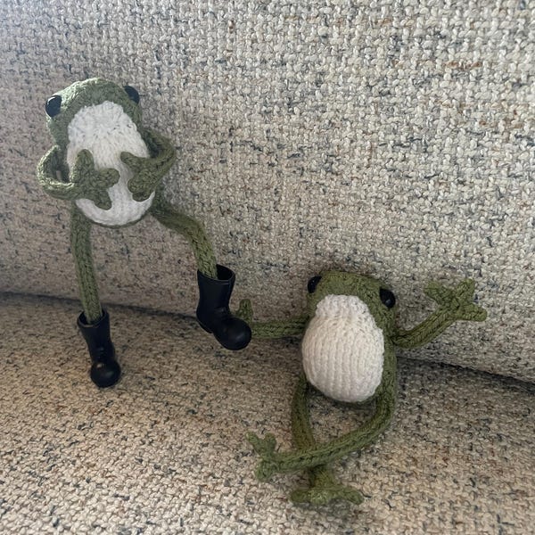 Hand Knitted Posable Pocket Frog: Handmade Amphibian Friend. Amigurumi ...