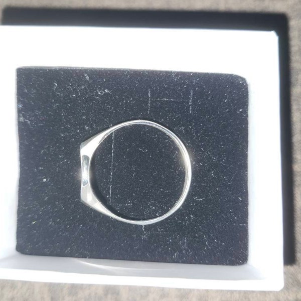 Van Gogh Skull Ring, Head of a Skeleton With a Burning Cigarette Pinky ...