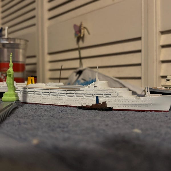Chris Craft Model Boat Express Cruiser Built up Yacht Model 10" Long ...