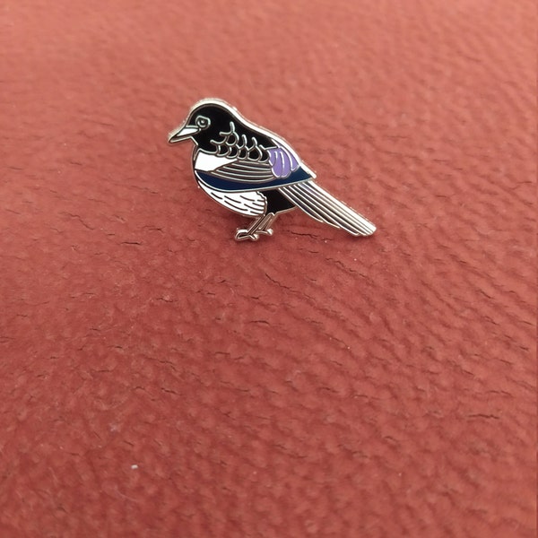 Magpie Enamel Pin - Magpie Lapel Pin - British Bird Pin - Hard Enamel ...
