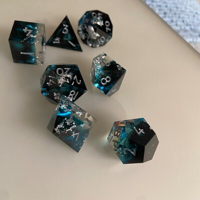 Coldhearted Icy Blue Gradient Handmade Resin Sharp Edge Dnd Dice Set ...