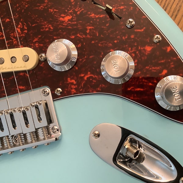 Aluminium Stratocaster Knob Set Strat Tophat Guitar Amp Pedal Volume ...