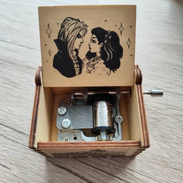 Labyrinth Music Box – Hand-cranked Music Box – Fantasy Music Box – Mini ...