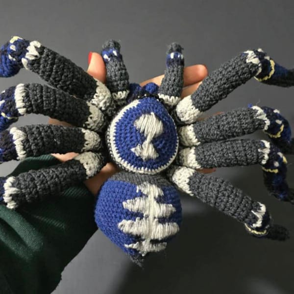 Amigurumi Tarantula Poecilotheria Metallica. Crochet Imitation of a ...