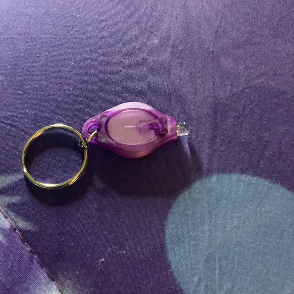 UV Flashlight Key Chain for Glow in the Dark Jewelry - Will Charge Your ...