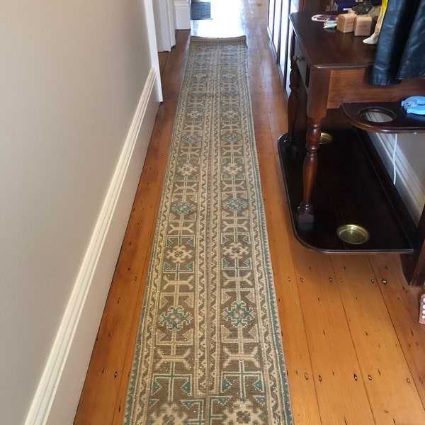 Unique Beautiful Traditional Design Carpet Rug Runner, Handmade Vintage ...