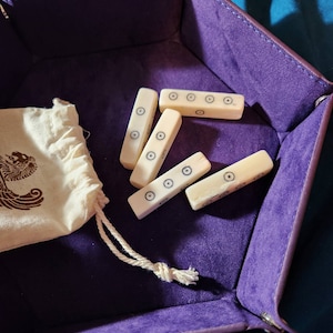 UNIQUE Pip Design Large Medieval Bone Dice Set qty 5 Mat Cauthon's Dice ...