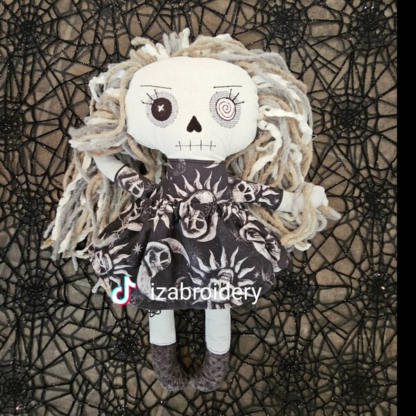 ITH Zombie Girl Halloween Machine Embroidery Pattern. ITH Project, 5x7 ...
