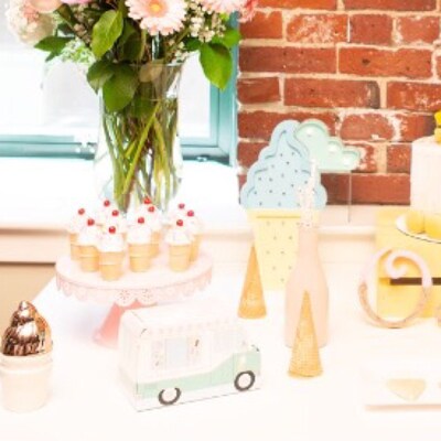 Ice Cream Party Box Set of 4, Ice Cream Truck Cupcake Box, Pastel ...