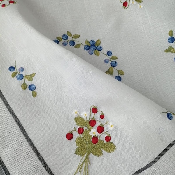 Wild Strawberry Machine Embroidery Design - 4 Sizes, Red Berry Bouquet ...