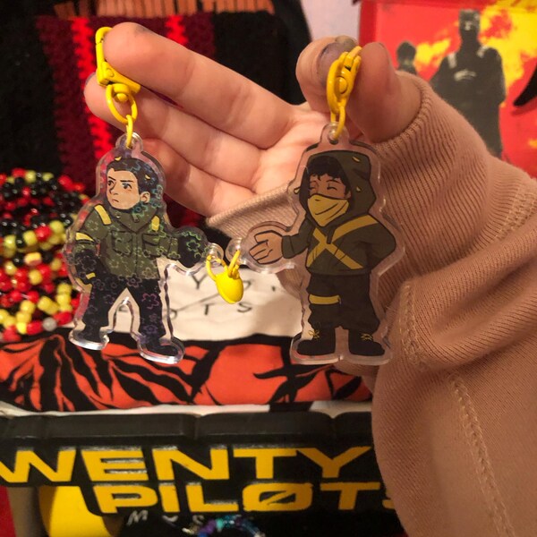 Twenty One Pilots - Trench Holographic Heart Magnet Keychain - Etsy