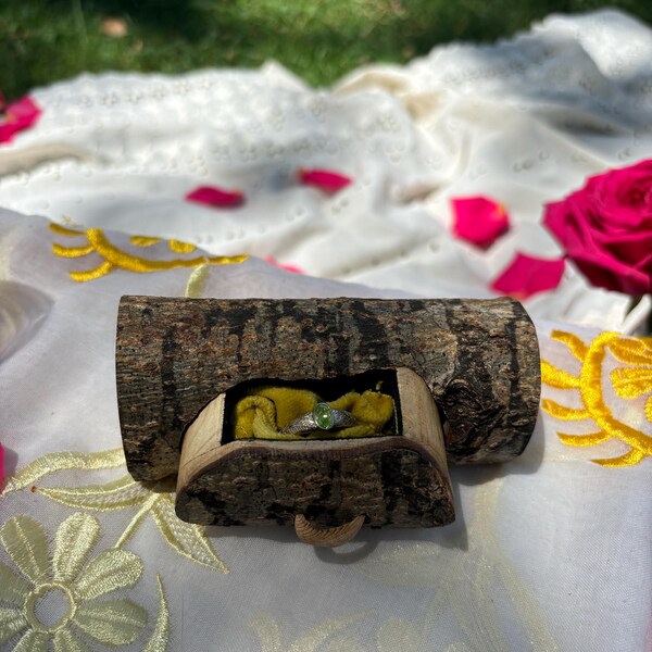 Wooden Box, Rustic Wood, Wooden Jewelry Box, Live Edge Bandsaw Box is a ...