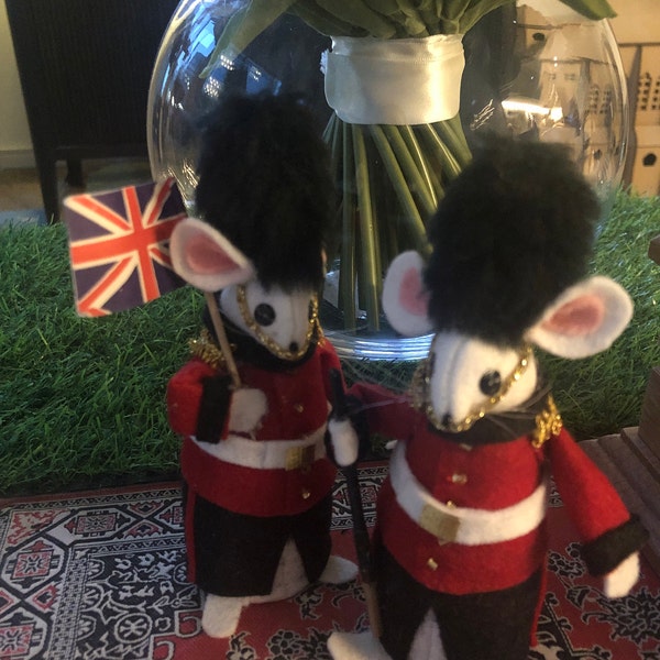 Irish Mice Celtic St. Patrick's Day Mouse Pair - Etsy