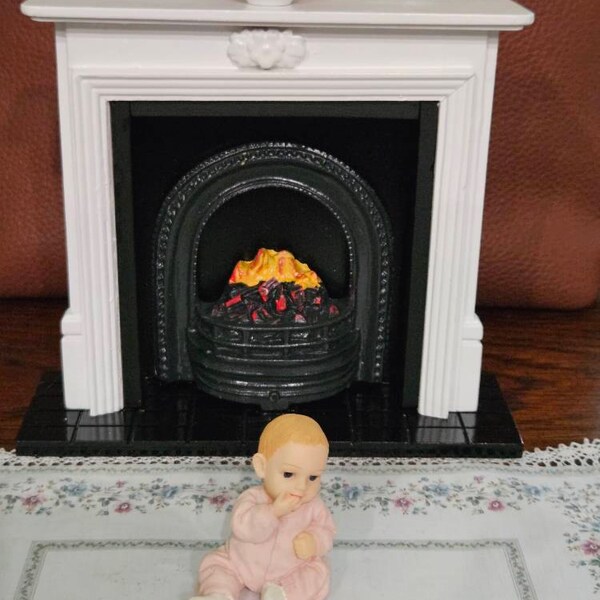 Dollhouse Miniature 1-144 Dollhouse Resin Montgomery Dolls House ...