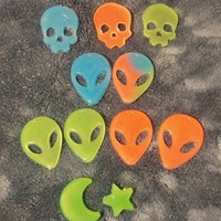 Small Alien Head Resin Mold UFO Jewelry Earrings Mold Flexible Silicone ...