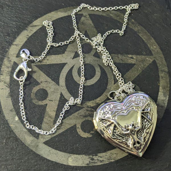 Bat Heart Locket Necklace || Gothic Jewellery || Gothic || Alternative ...