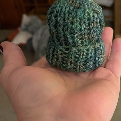 Teeny Tiny Winter Hats KNITTING PATTERN / Decorative Mini Hat Pattern ...