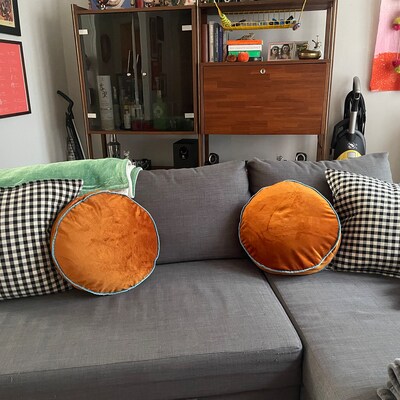 Round Pillows, 30 Color Pillows, Cover and Insert, Customizable Piping ...