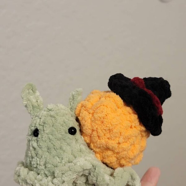 Spooky Snail Surprise Crochet Pattern, Halloween Snail and Cauldron ...