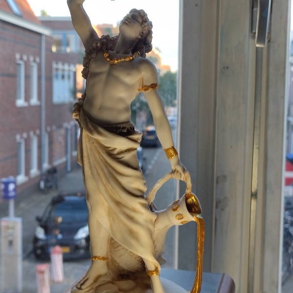 Spanish Bull Statue, Symbol of Power, Statue of Attacking Bull, Width ...