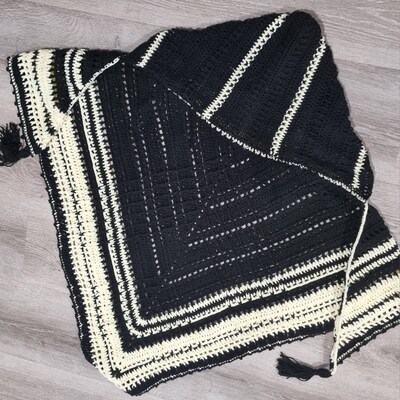 Nova Hooded Triangle Shawl Crochet Pattern, PDF Crochet Winter Hooded ...