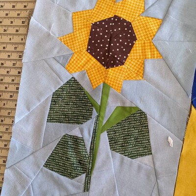 Sunflower Paper Pieced Quilt Block Pattern 2 Sizes - Etsy