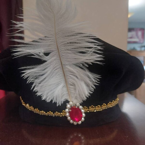 Black Medieval Hat With Feathers and Red Brooch Renaissansse Velvet ...