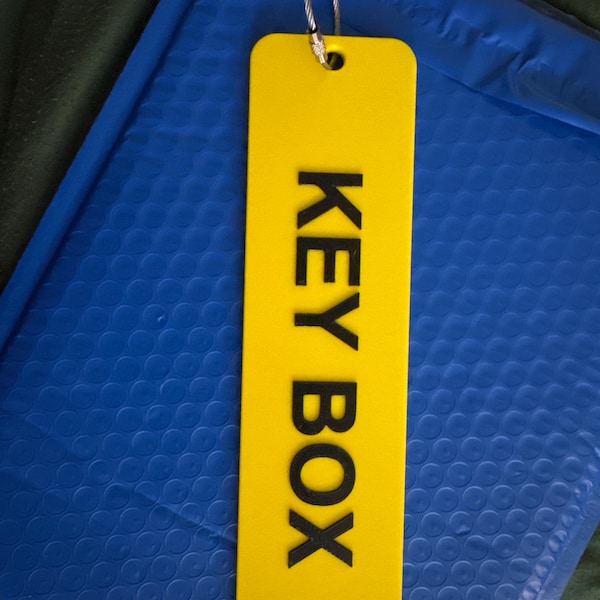 Large Restroom Keychain, Oversized Bathroom Pass, Giant Toilet Key Ring ...