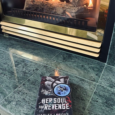 Unseen Skull Sticker / Molly Doyle / Bloodshed / Scream for Us / Melt ...