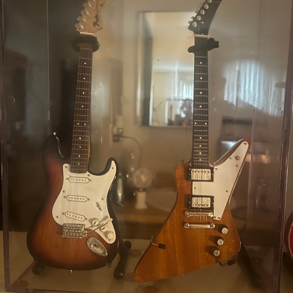 Gibson Korina Explorer 1:4 Scale Mini Guitar Model Officially Licensed ...