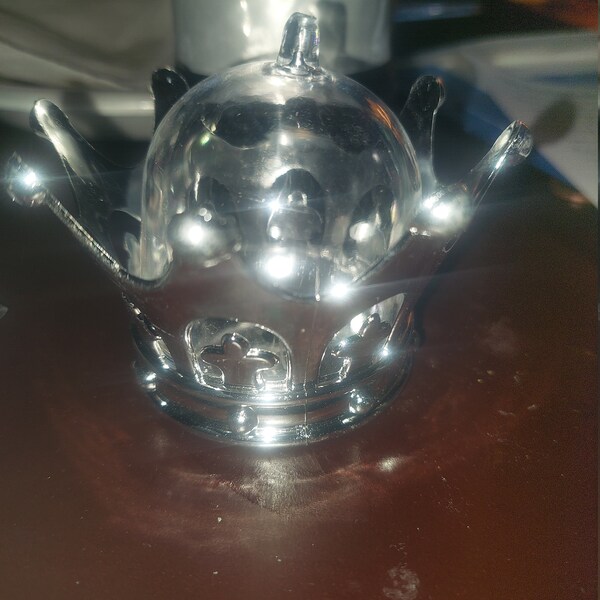 12 Plastic Mini Crown Table Decorations With Clear Dome Lids / Crown ...