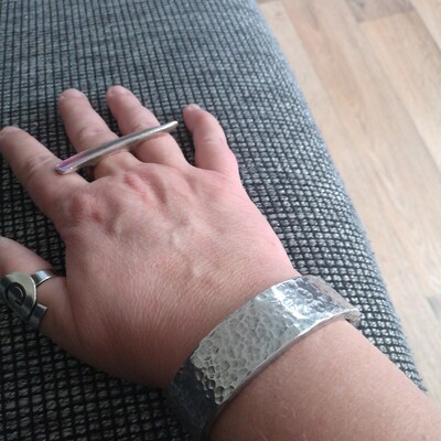 Hammered 5mm Heavy Aluminum Cuff. 5mm Thick . 20mm Wide. - Etsy