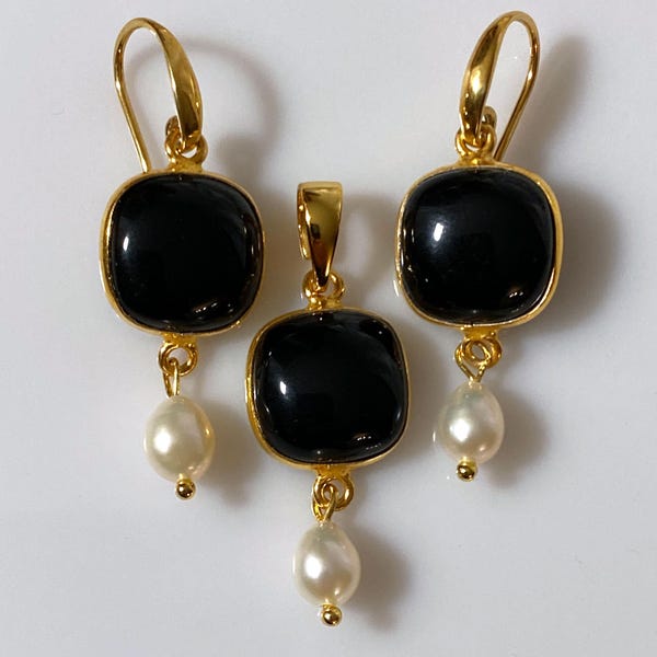 Red Coral Gemstone Pendant, Stabilized Coral 14KT Vermeil Locket, Red ...