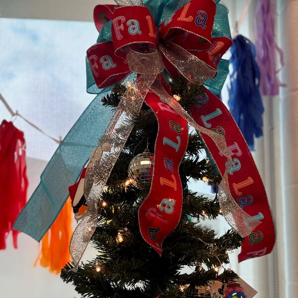 Peacock Tree Topper, Six 48 Inch Streamers, Extra Large Peacock Bow ...