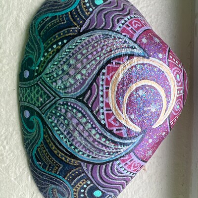 Hand-painted symmetry Seashell - Etsy