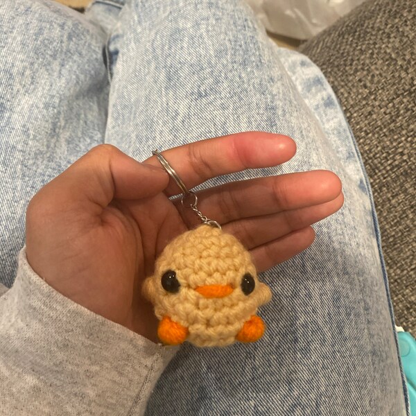 DIGITAL PATTERN of Amigurumi Duck With a Frog Hat Small Plush Duck Frog Keychain Pattern Pdf ...